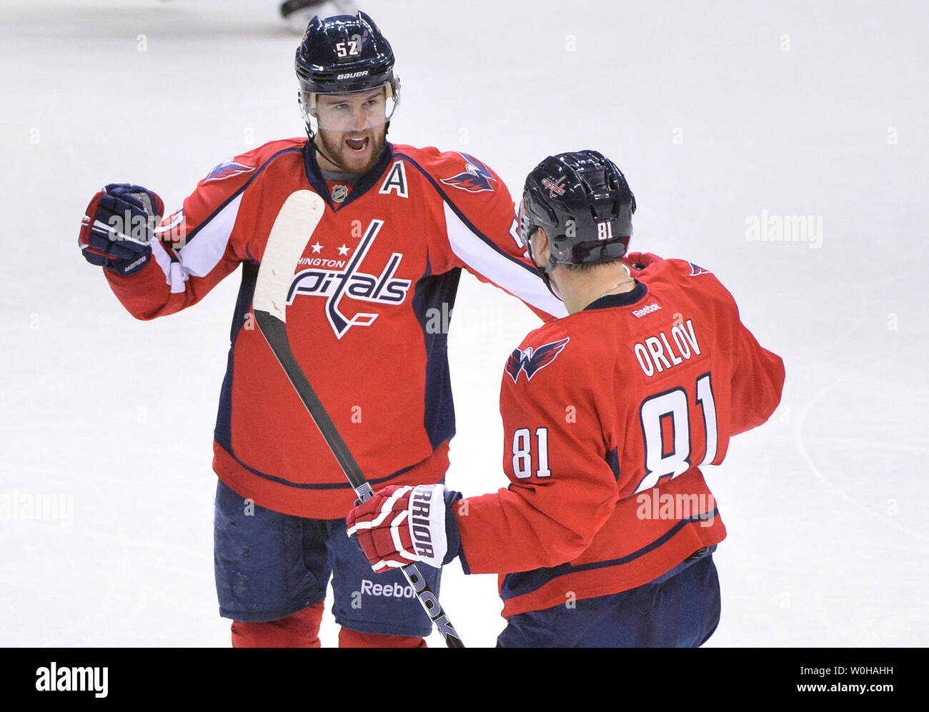 Washington Capitals Mike Green (L) celebrates with teammate Dmitry ...
