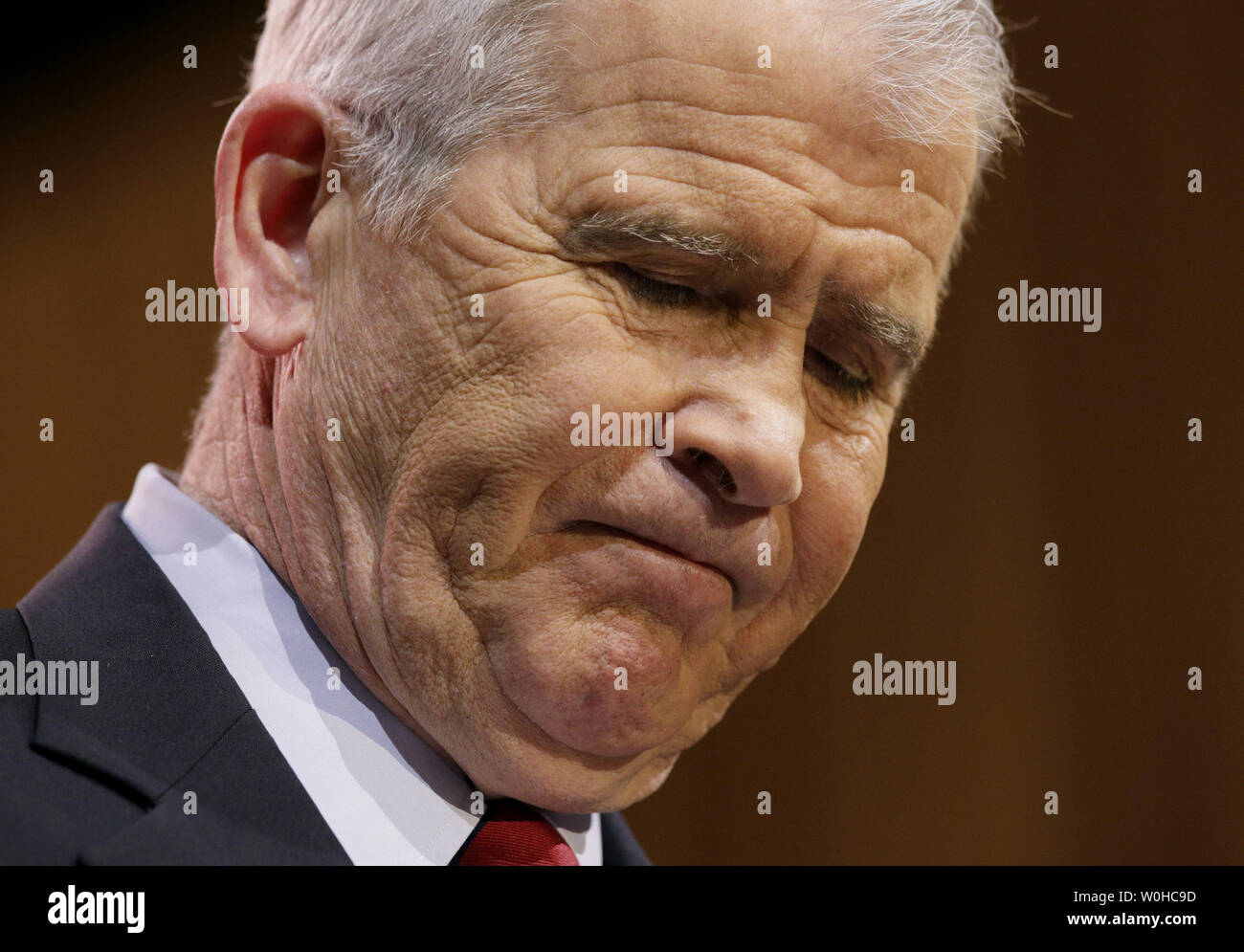 Lieutenant colonel oliver north hi-res stock photography and images - Alamy