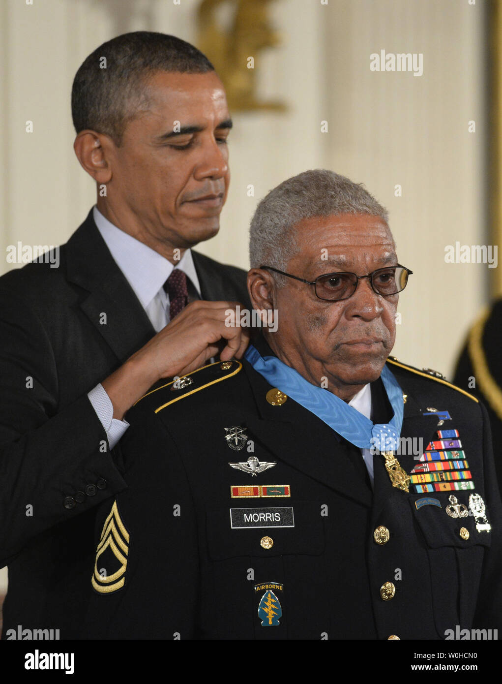 President Barack Obama awards the Medal of Honor to Staff Sergeant ...