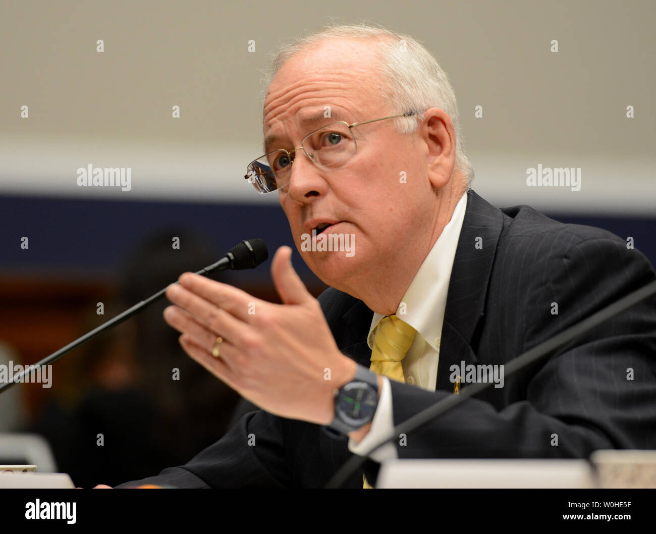 Baylor university president ken starr hi-res stock photography and ...