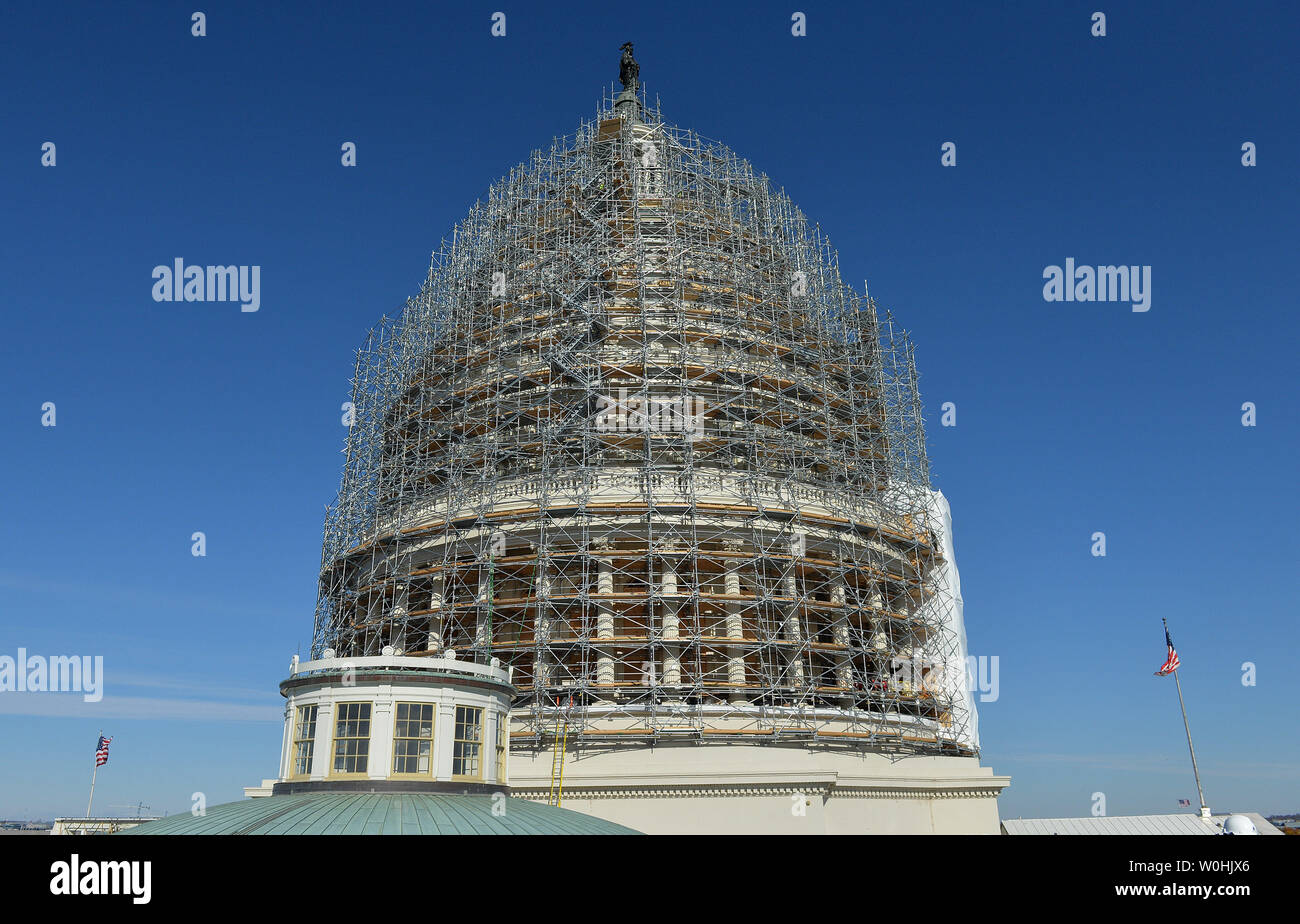 U s capitol with scaffolding hi-res stock photography and images - Alamy