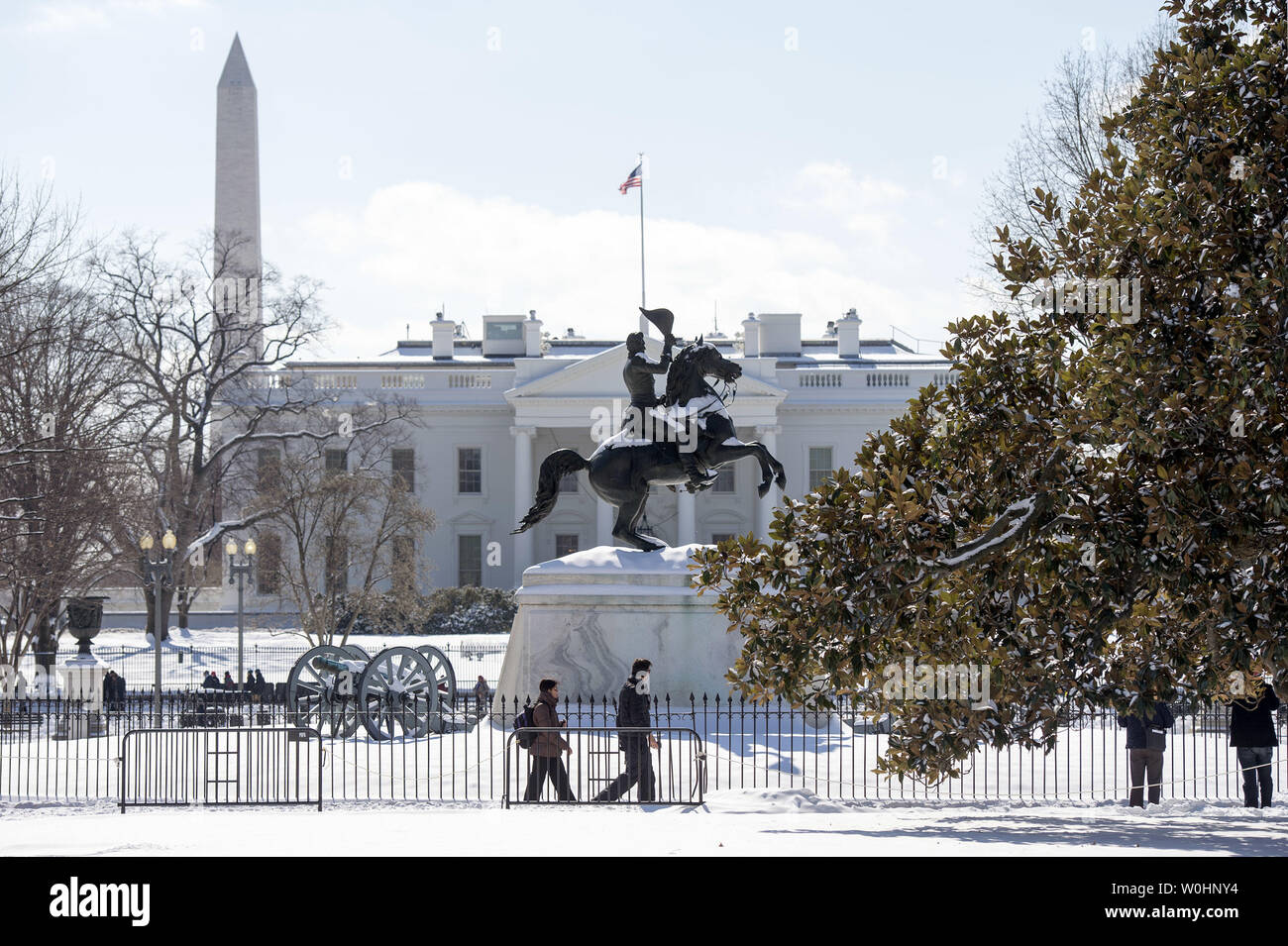 6 inches of snow hi-res stock photography and images - Alamy