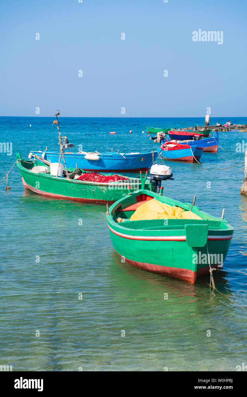 Red green blue boats hi-res stock photography and images - Alamy