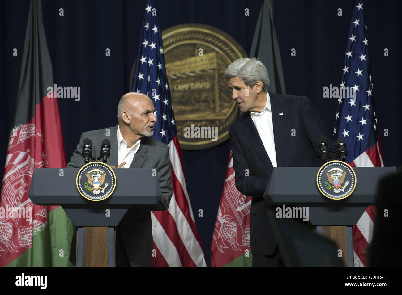John kerry and ashraf ghani hi-res stock photography and images - Alamy