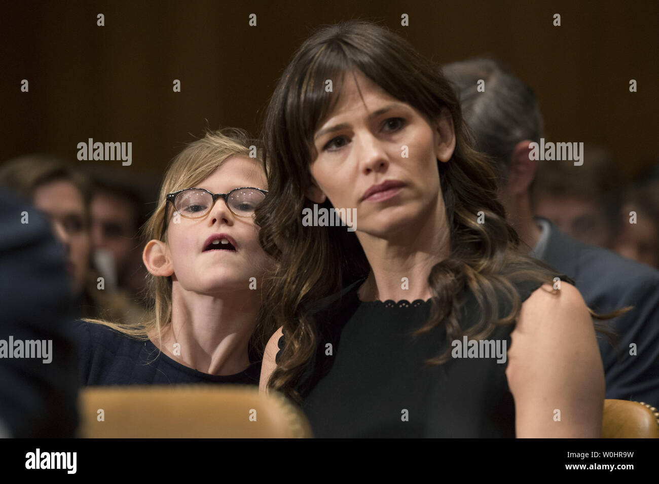 Jennifer Garner Violet Glasses