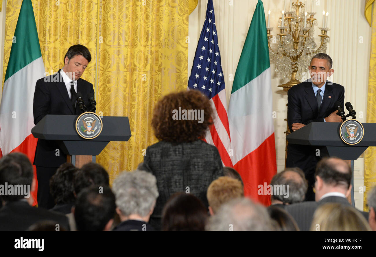Italian reporters hi-res stock photography and images - Alamy