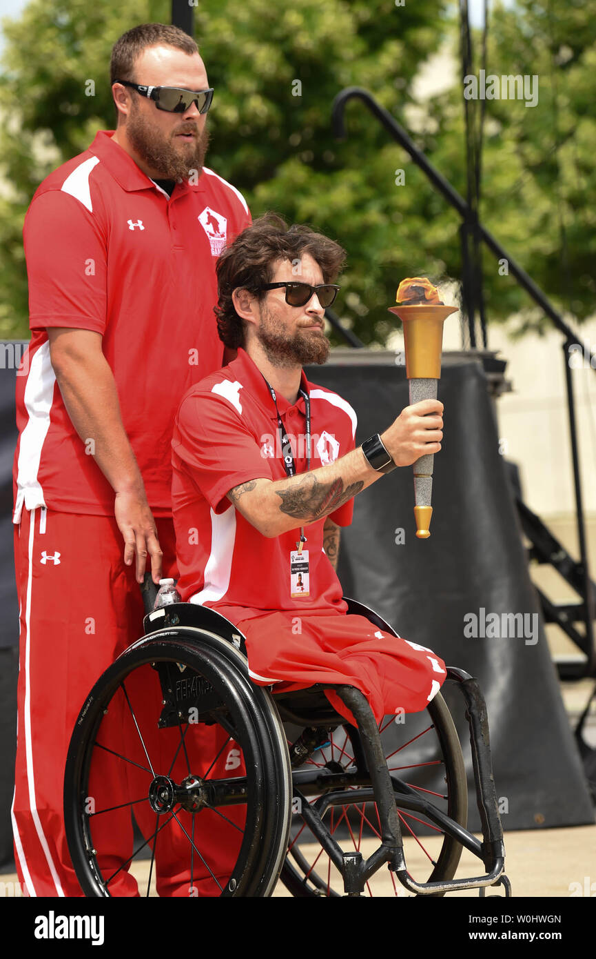 Raymond hennagir hi-res stock photography and images - Alamy