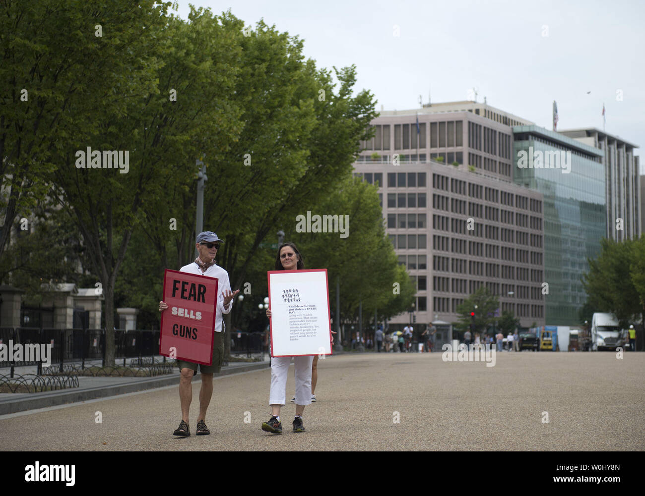 Sensible gun laws hi-res stock photography and images - Alamy
