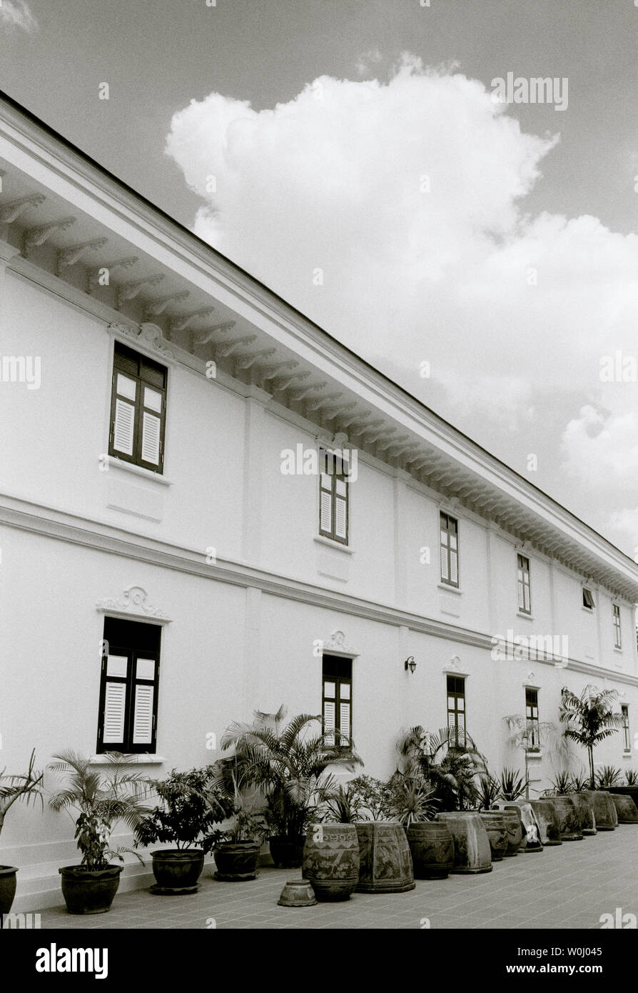 Bangkok old fashioned housing hi-res stock photography and images - Alamy