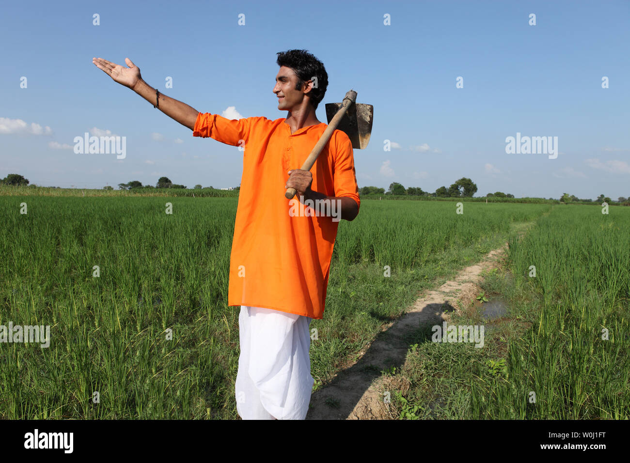 Indian Shovel High Resolution Stock Photography and Images - Alamy