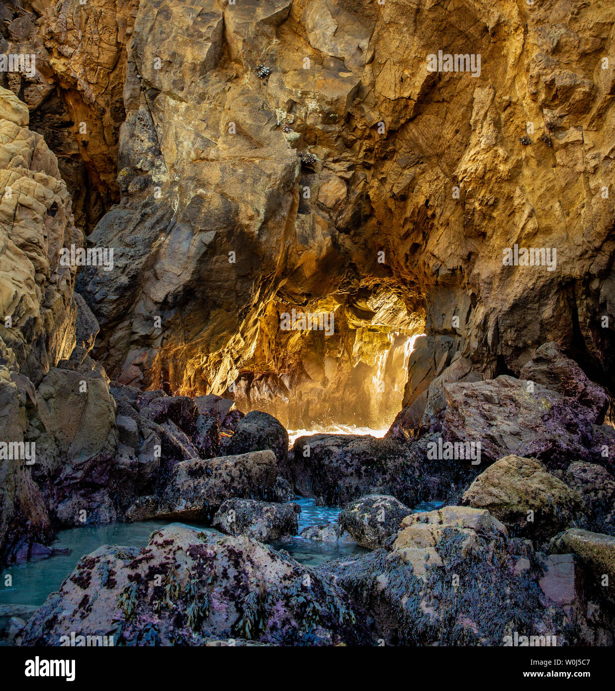 Keyhole arch hi-res stock photography and images - Alamy