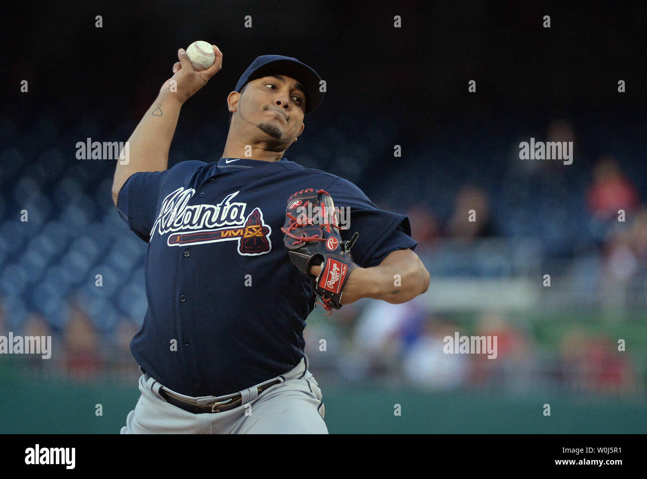 Atlanta Braves starting pitcher Jhoulys Chacin pitches against the ...