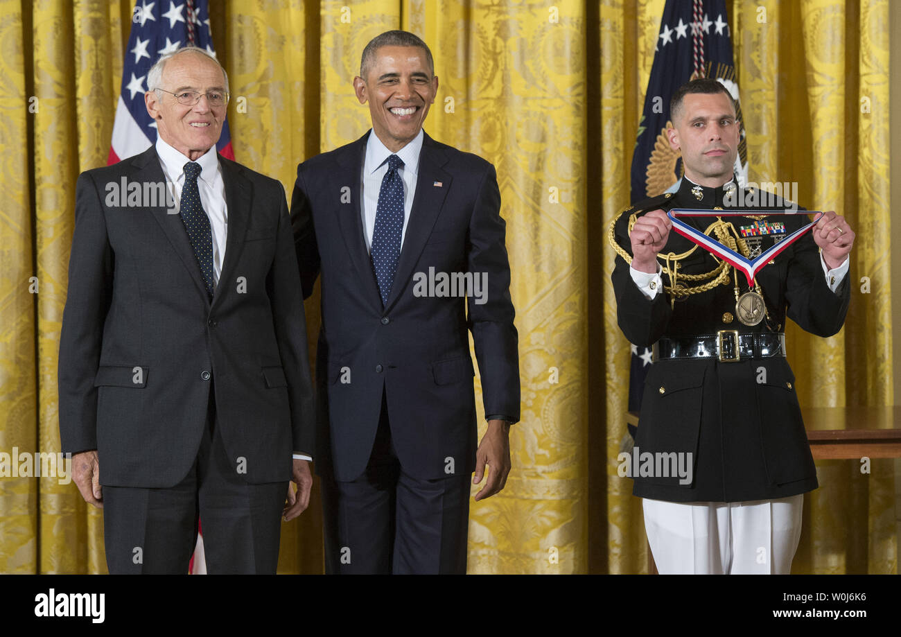 President Barack Obama awards the National Medal of Technology and ...
