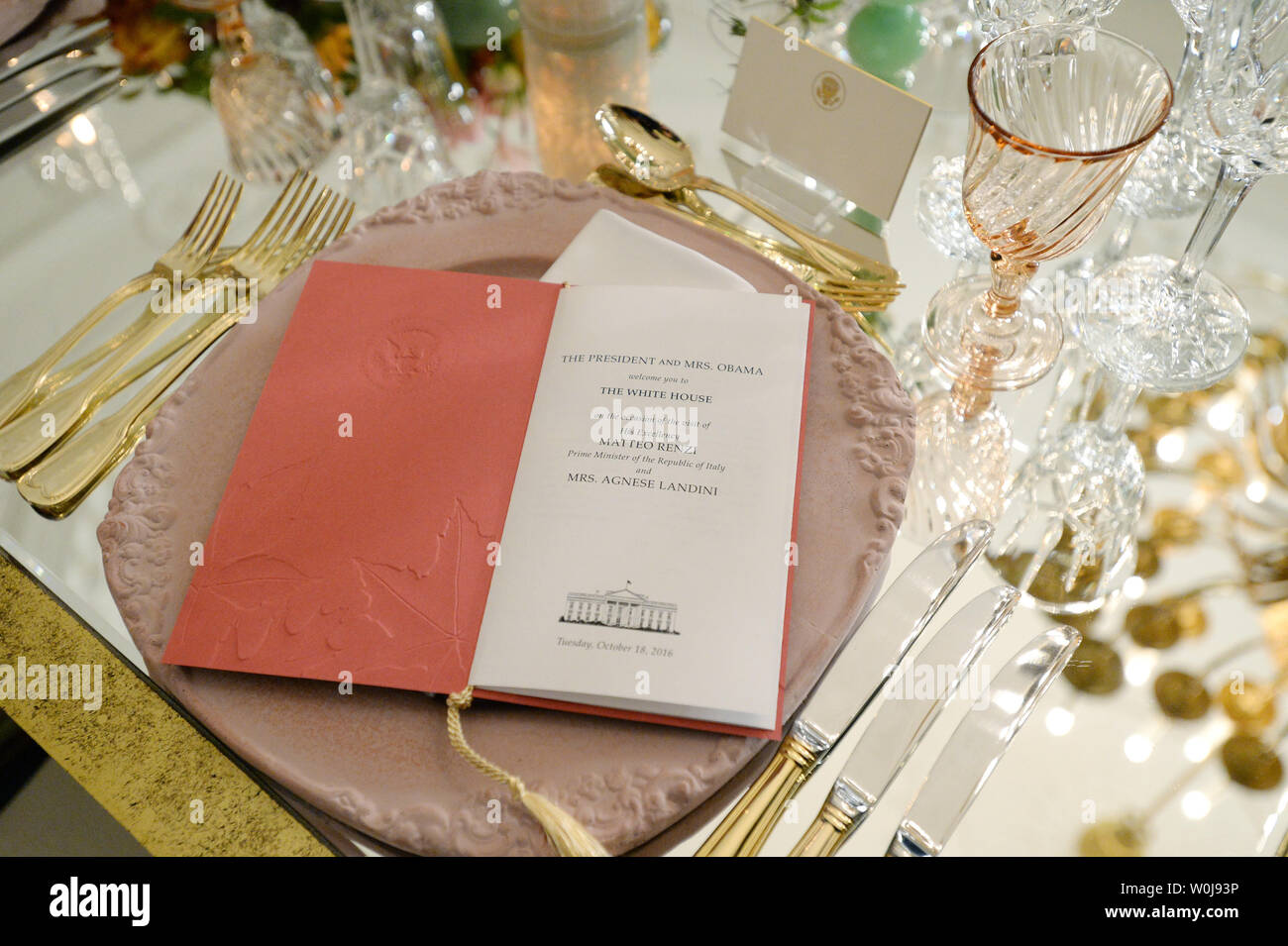 White house state dinner menu hi-res stock photography and images - Alamy