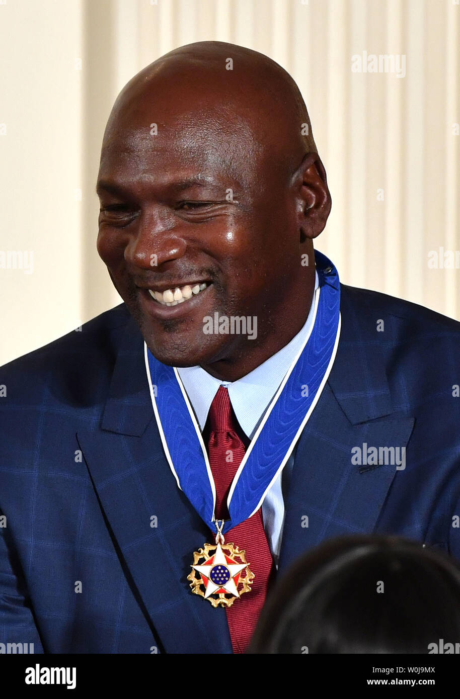 Michael jordan basketball legend hi-res stock photography and images ...