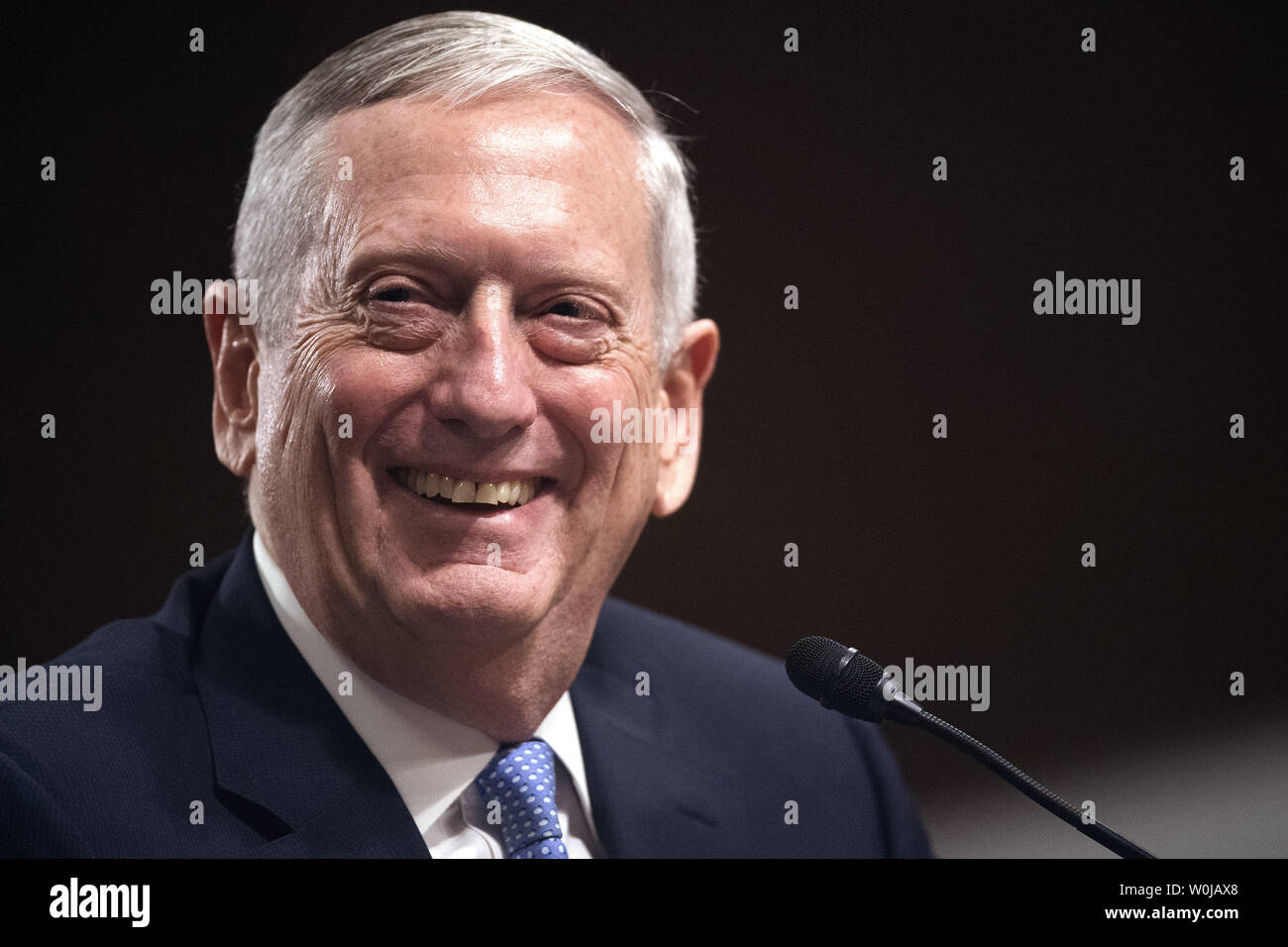 While gen james mattis hi-res stock photography and images - Alamy