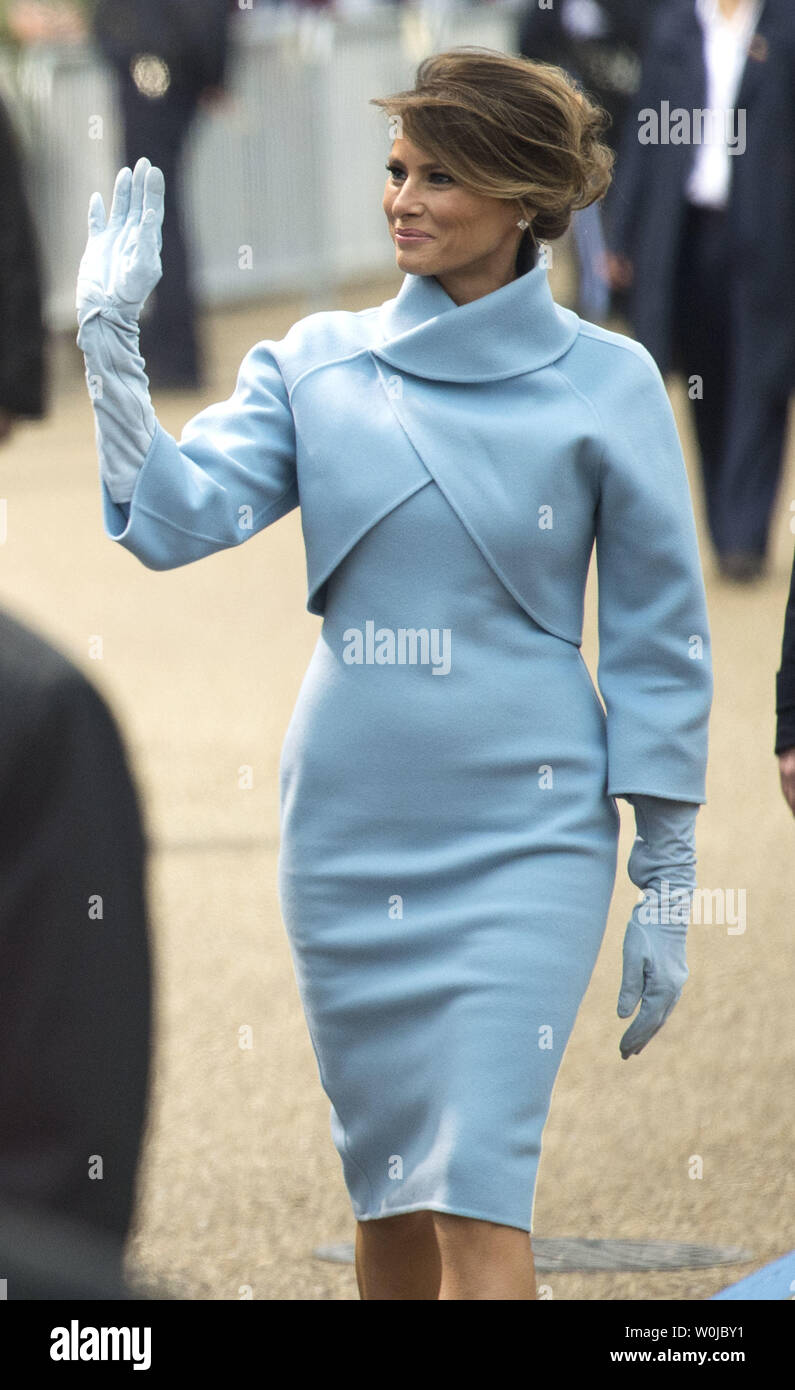First Lady Melania Trump walk in the inaugural parade after President ...