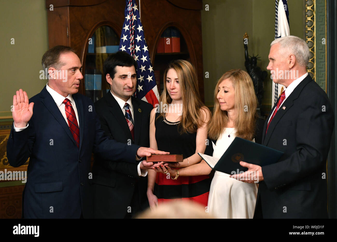 Jennifer daniel hi-res stock photography and images - Alamy