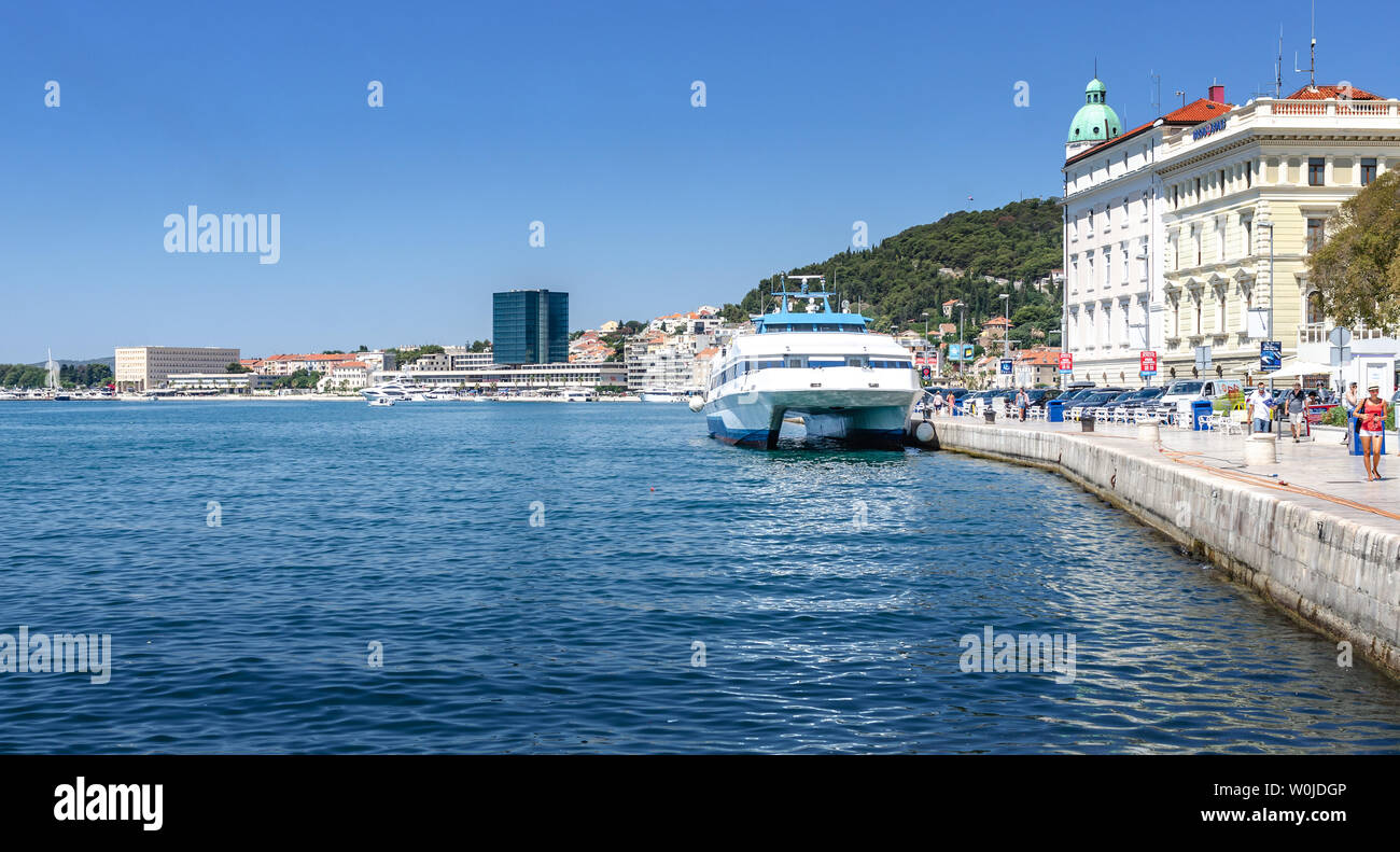 Split vehicles hi-res stock photography and images - Alamy