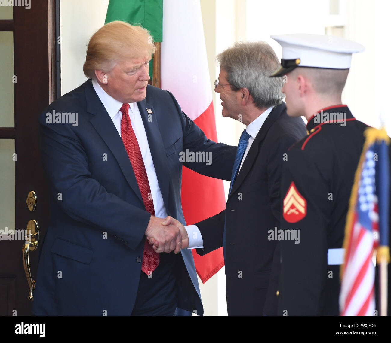 West wing entrance hi-res stock photography and images - Alamy