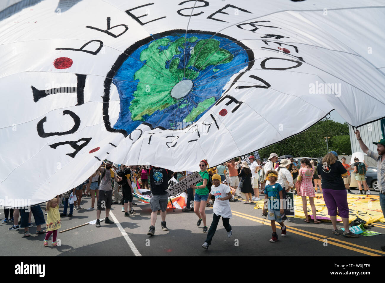 Parachute brazil hi-res stock photography and images - Alamy