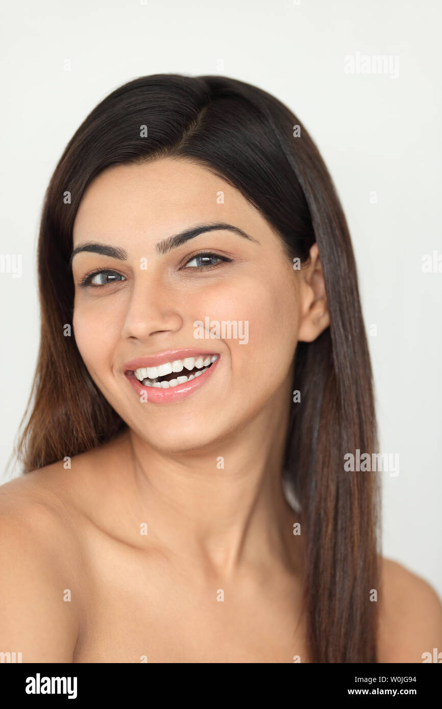 Portrait of an Indian beautiful woman smiling Stock Photo - Alamy