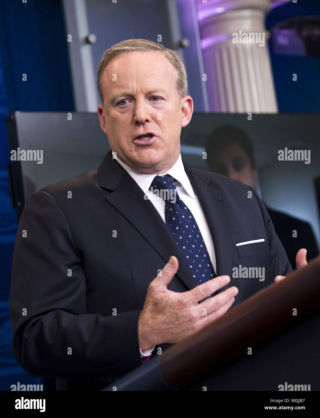White House Press Secretary Sean Spicer holds the daily press briefing ...