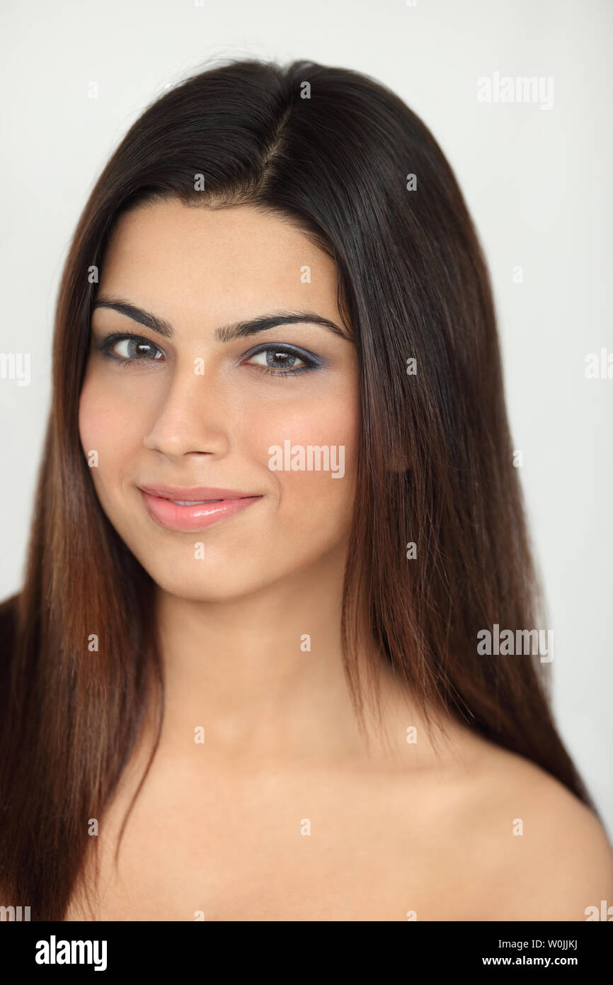 Portrait of an Indian beautiful woman smiling Stock Photo - Alamy
