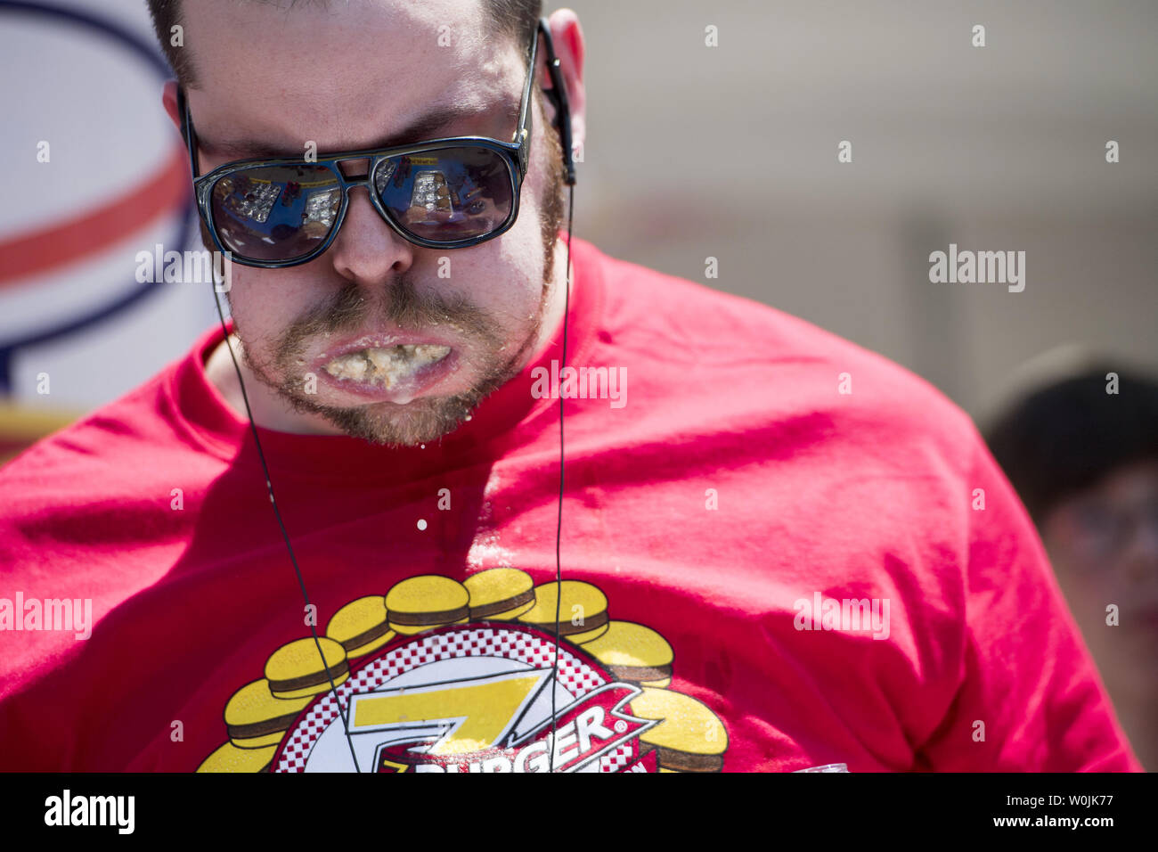 Patrick "Deep Dish" Bettletti competes in the Z-Burger 8th Annual ...