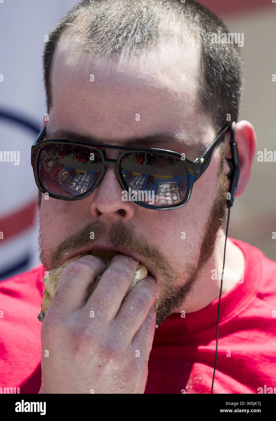 Patrick "Deep Dish" Bettletti competes in the Z-Burger 8th Annual ...