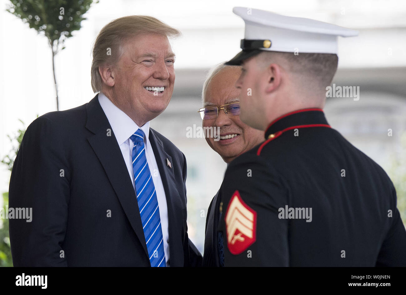 President Donald Trump welcomes Prime Minister Najib Abdul Razak of ...