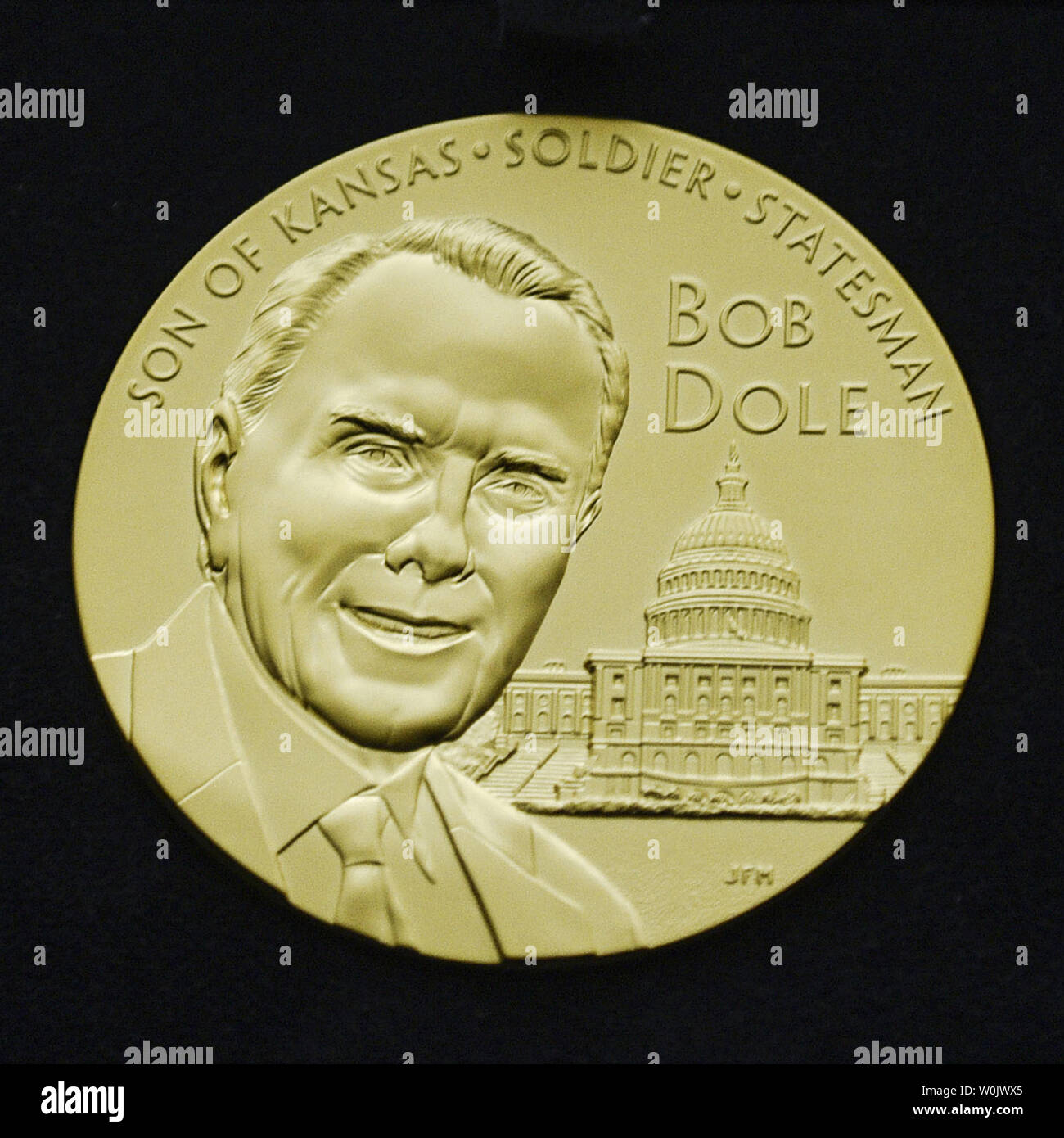 Bob dole award hi-res stock photography and images - Alamy