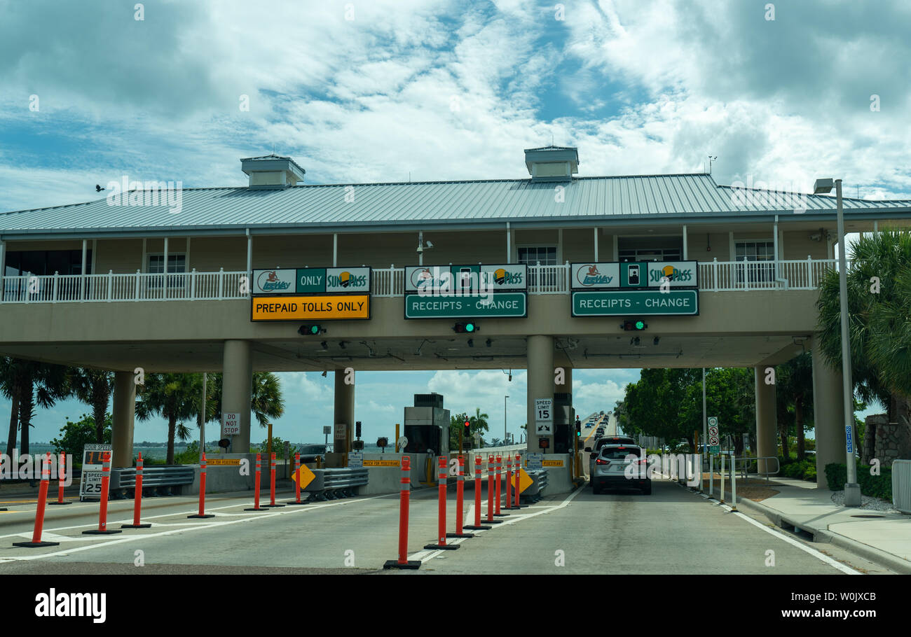 Toll fee hi-res stock photography and images - Alamy