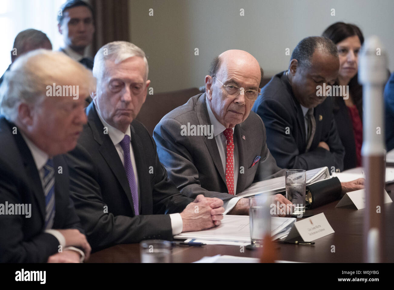 Wilbur ross march 2 hi-res stock photography and images - Alamy