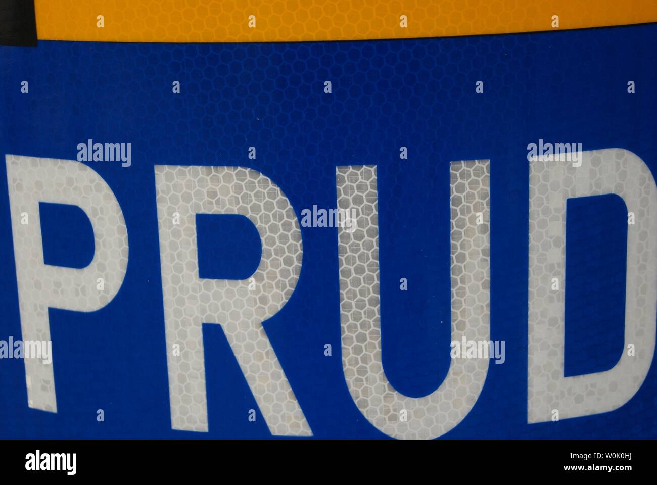 Panneau bleu hi-res stock photography and images - Alamy