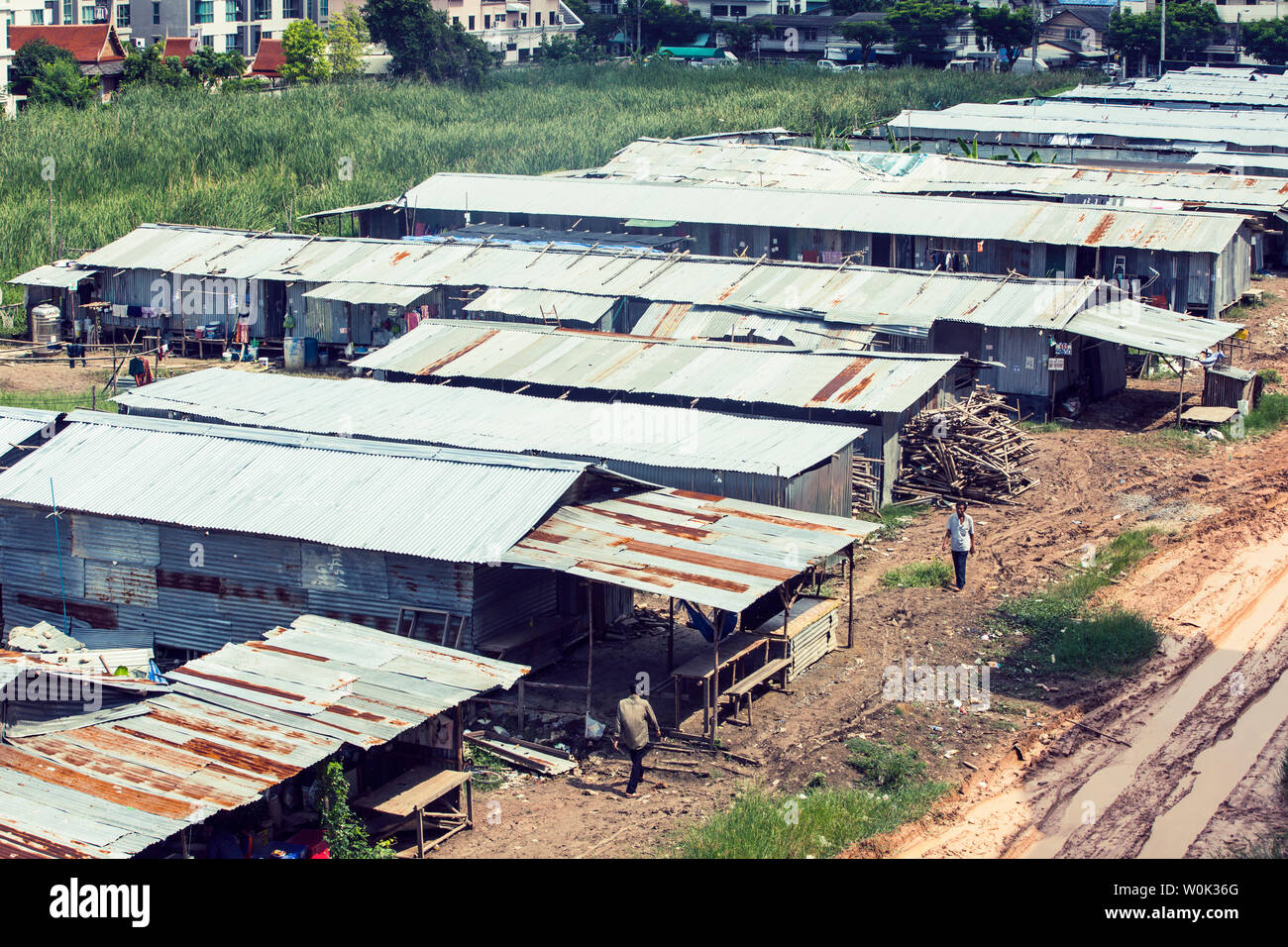 Bangkok slums hi-res stock photography and images - Alamy