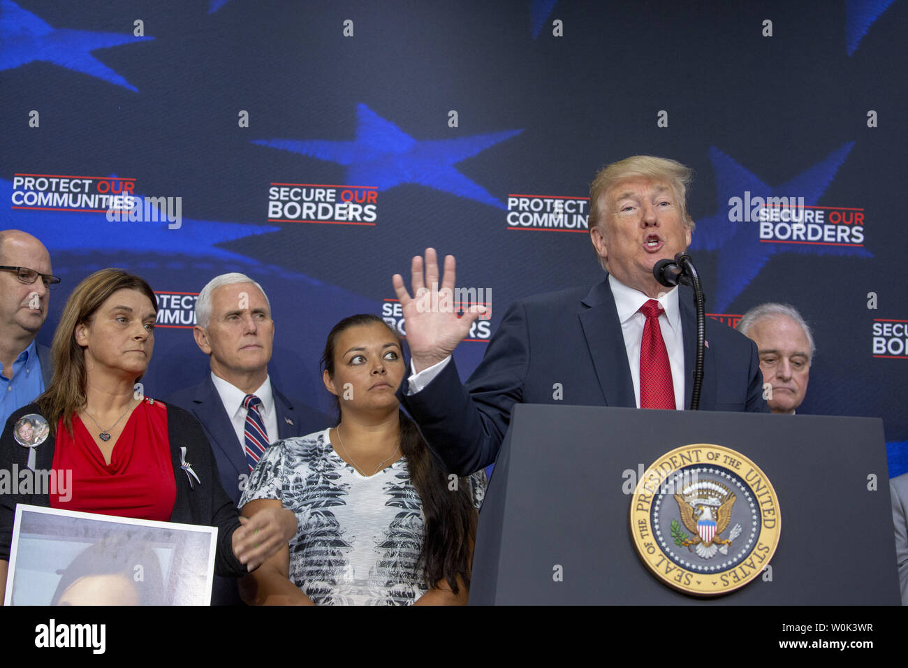 Immigrarion hi-res stock photography and images - Alamy