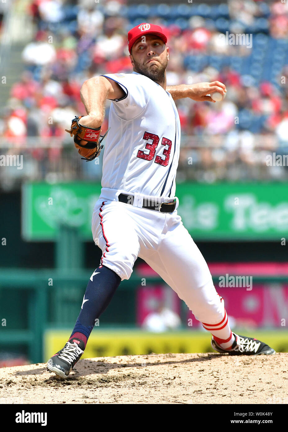 Washington Nationals relief pitcher Matt Grace pitches against the ...
