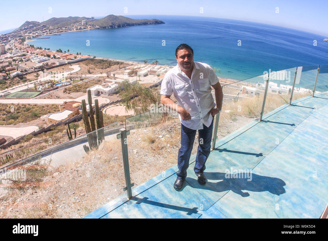 Empresario dueño hi-res stock photography and images - Alamy