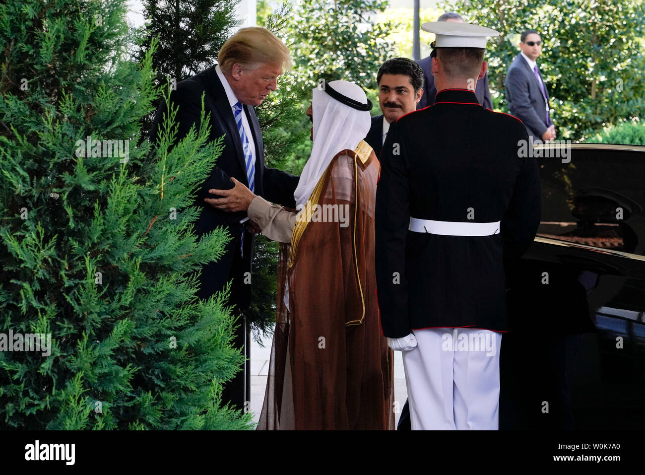 President Donald Trump meets with Sheikh Sabah Al-Ahmad Al-Jaber Al ...