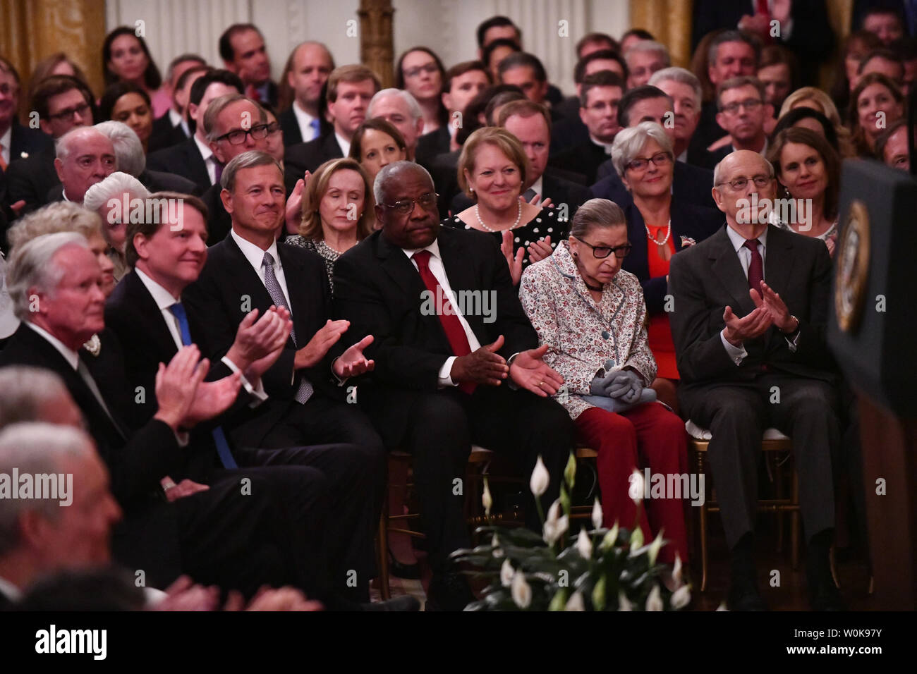 Swearing in supreme court justices hi-res stock photography and images ...
