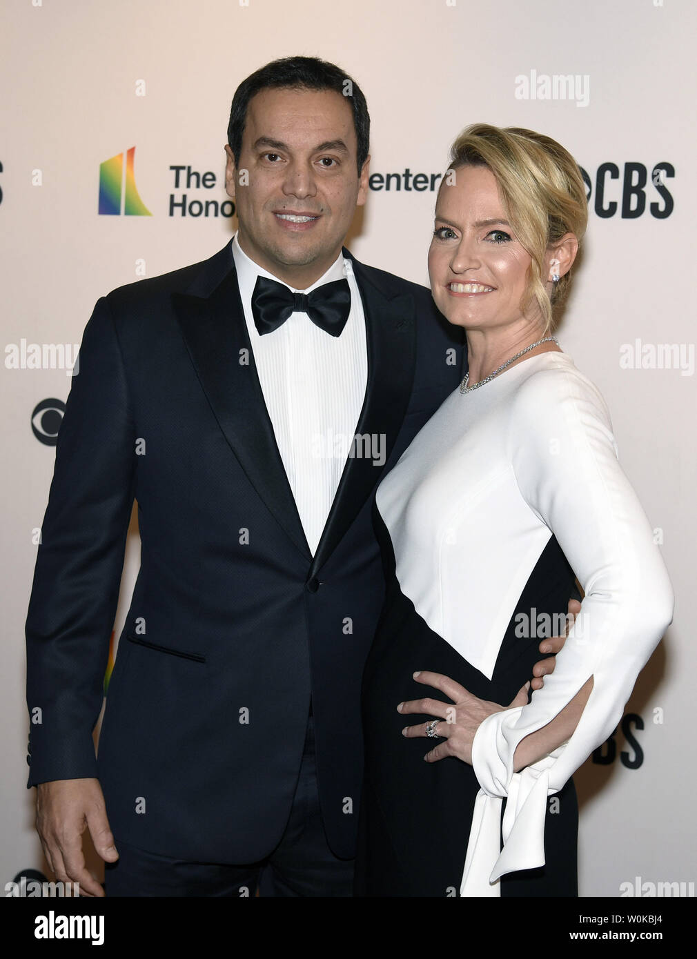 CBS interim CEO Joe Ianniello and his wife Jennifer Bresnan pose for ...