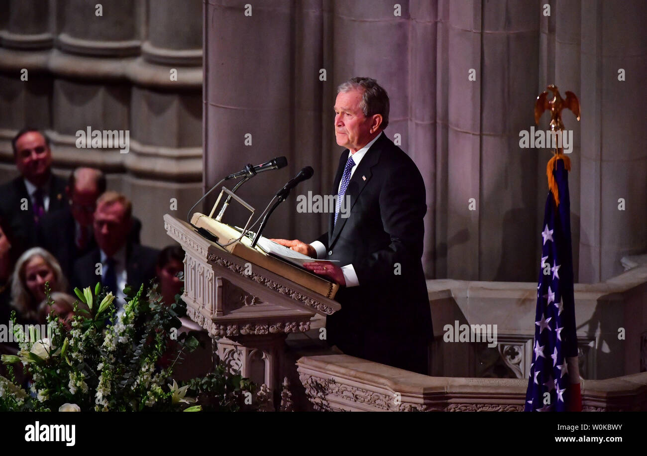 George bush with father hi-res stock photography and images - Alamy