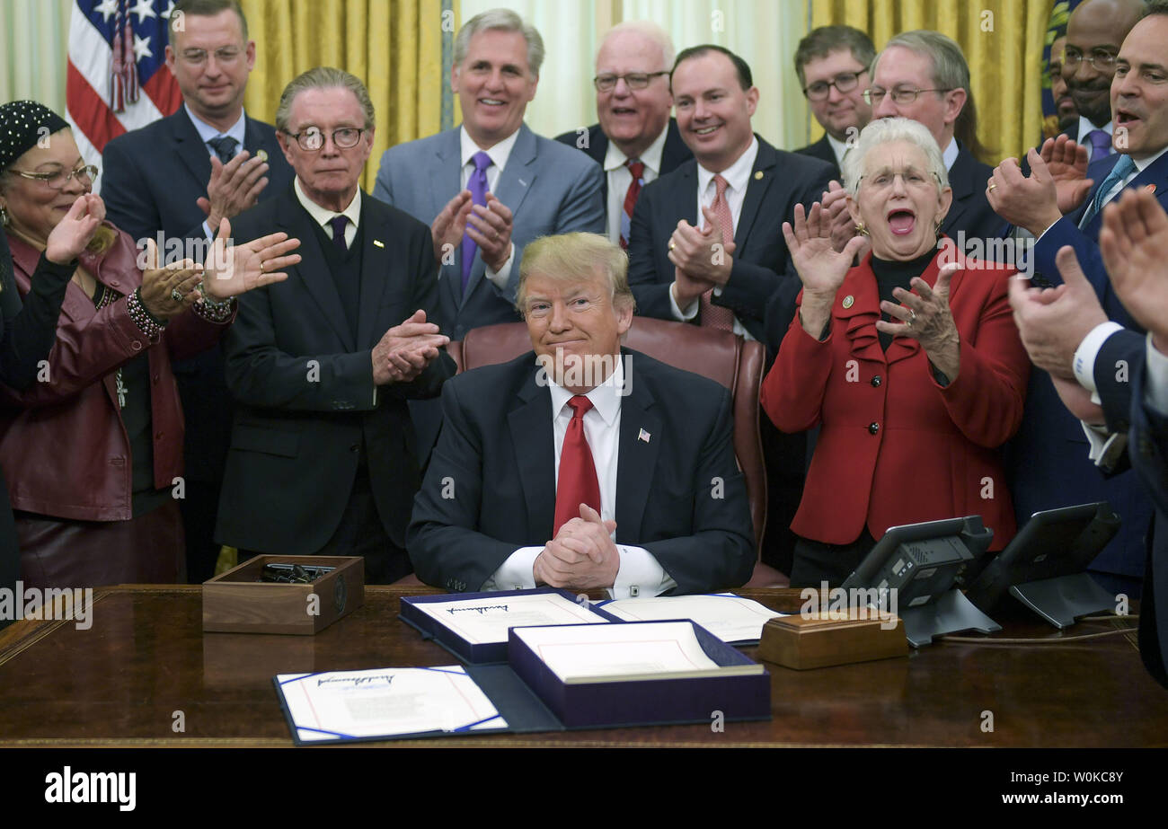 President trump signs first step act hi-res stock photography and ...