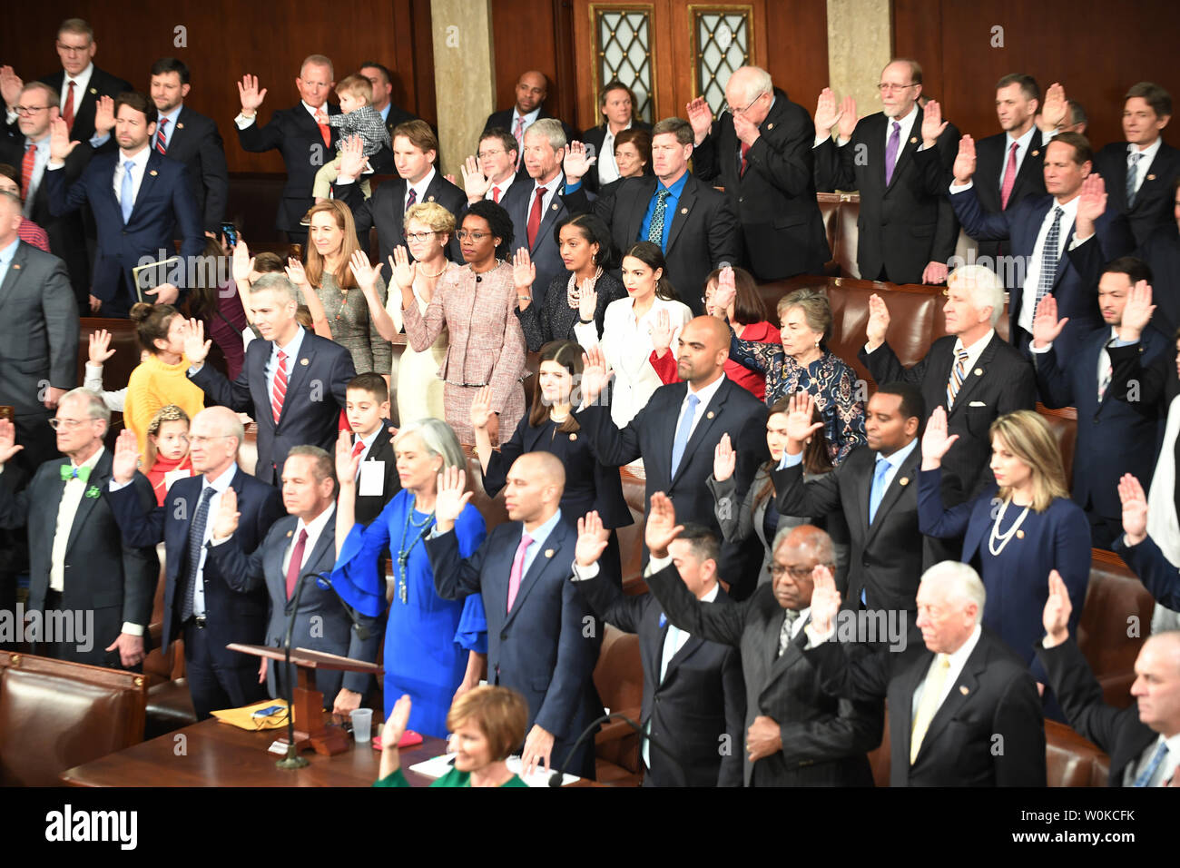 Representatives iin the 116th U.S. Congress take the Oath of Office in ...