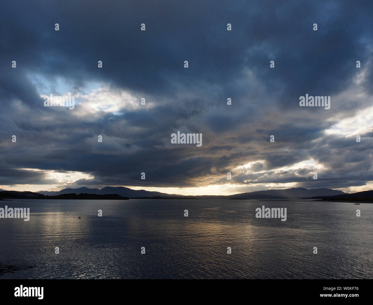 Dusk sea evening scotland sunset hi-res stock photography and images ...