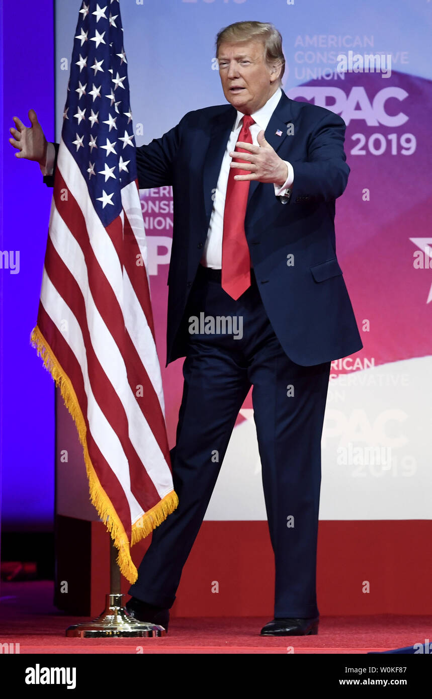 Trump flag hug hi-res stock photography and images - Alamy