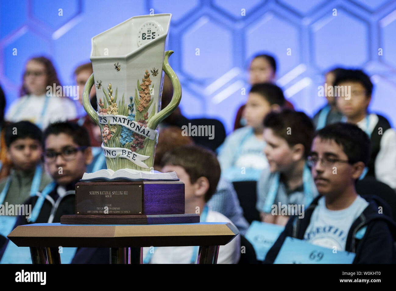 Spelling bee participants on stage hi-res stock photography and images ...