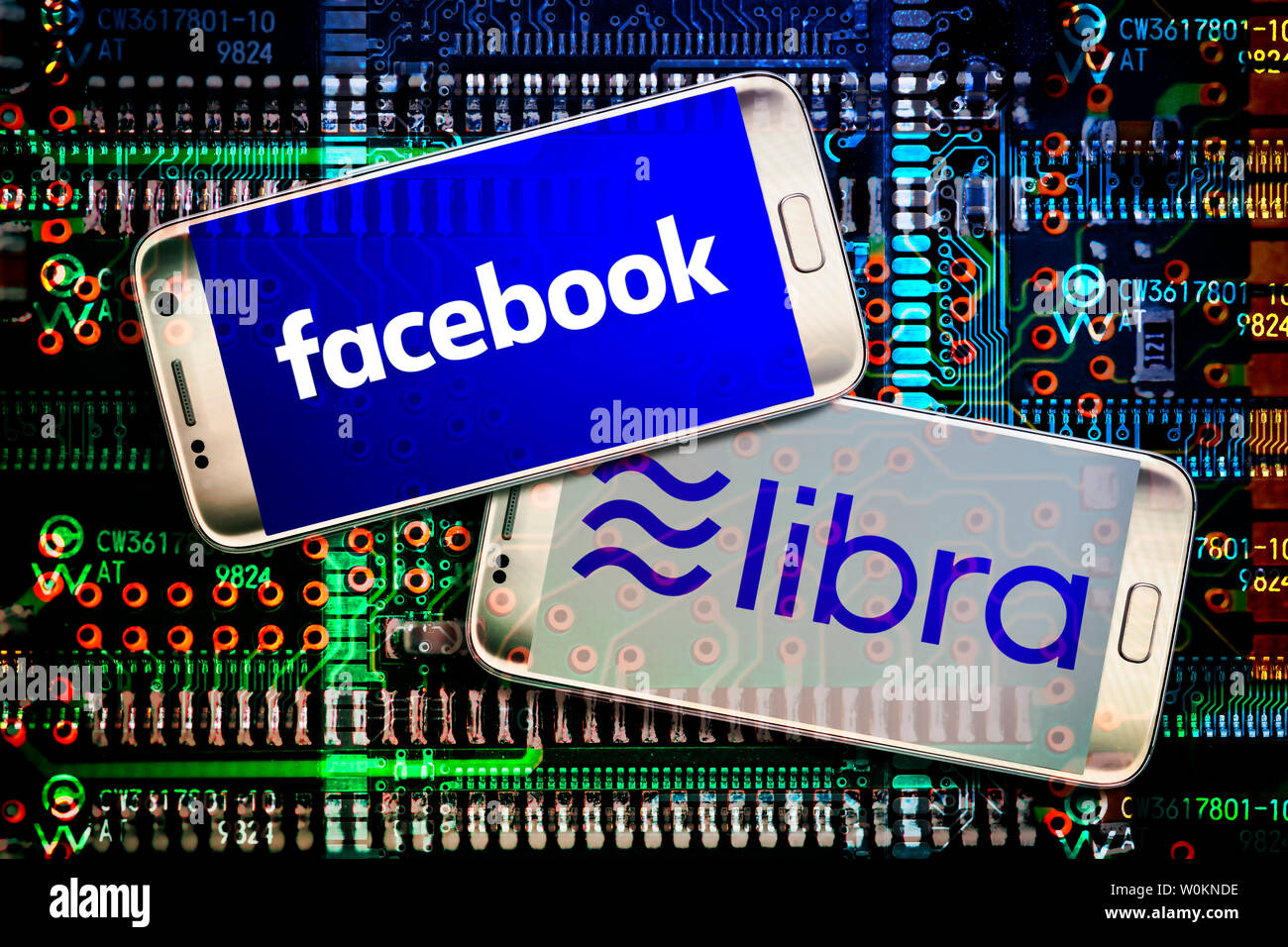 Internet logos hi-res stock photography and images - Alamy