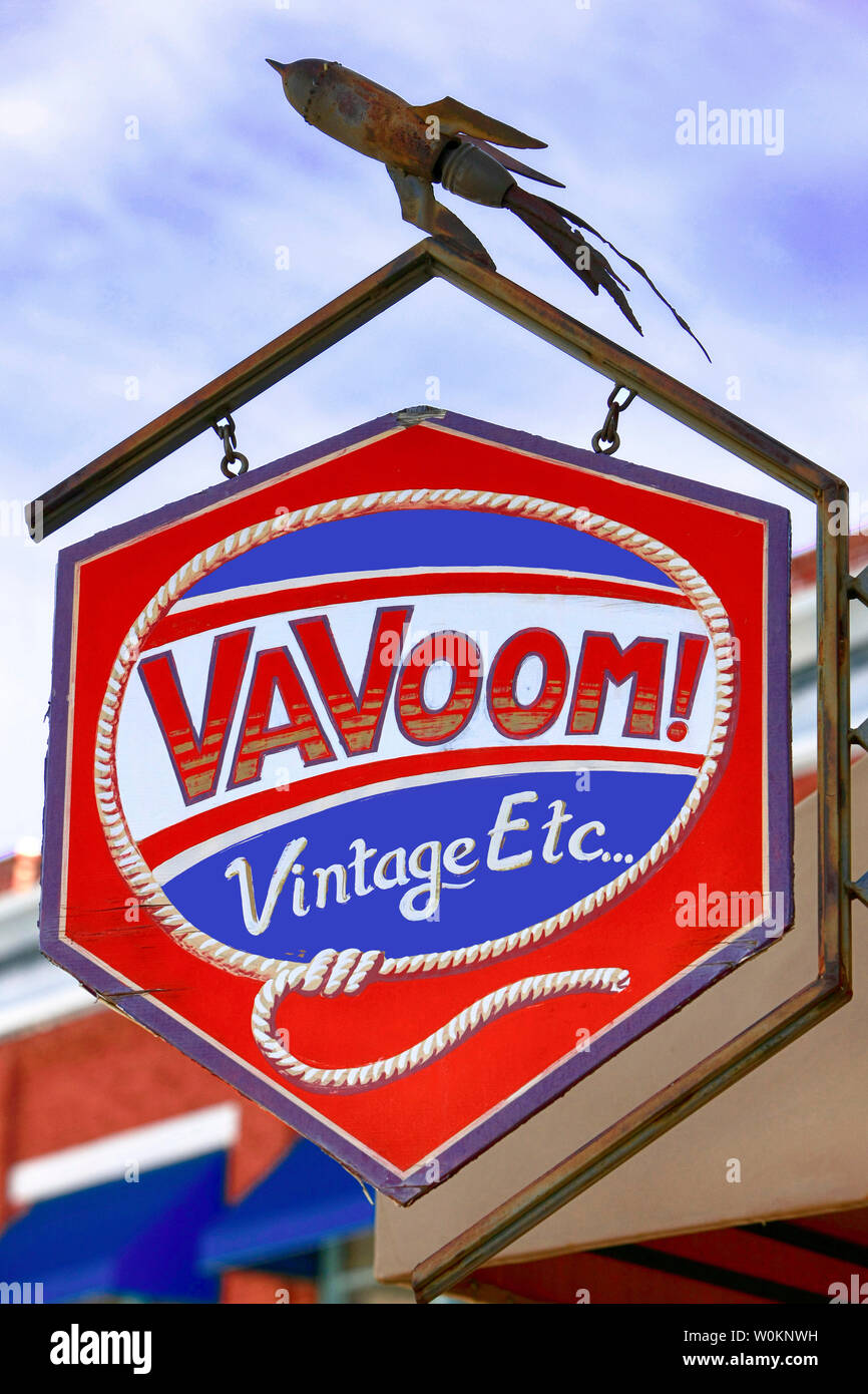 Vintage wall sign hi-res stock photography and images - Alamy